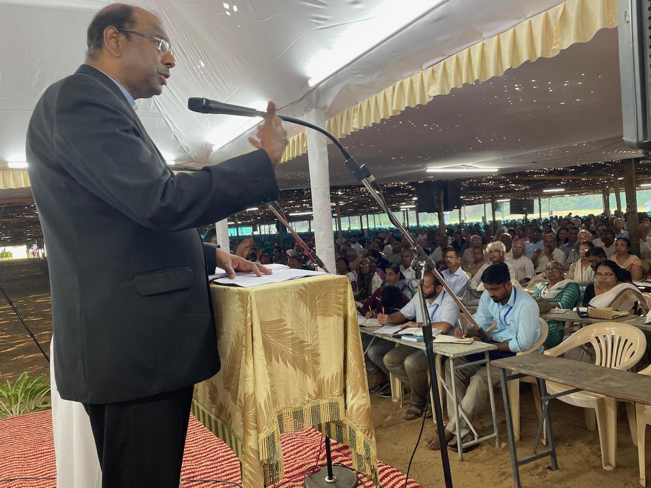 In India, WCC general secretary visits church work on education and ...